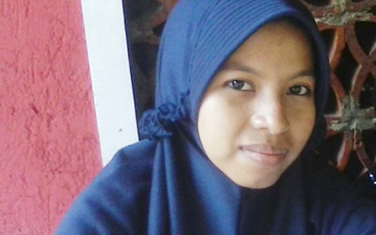 Naziah, 27 Juz: Menghafal Al-Quran Itu Mudah! - Islampos